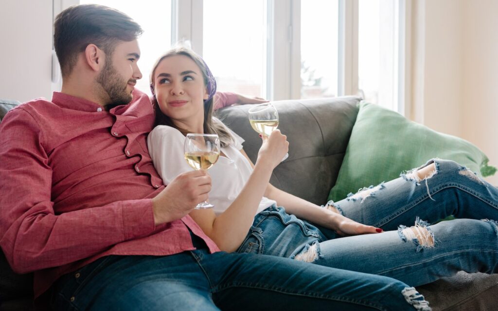 How to Start Dating Multiple Women -- The Honest Way